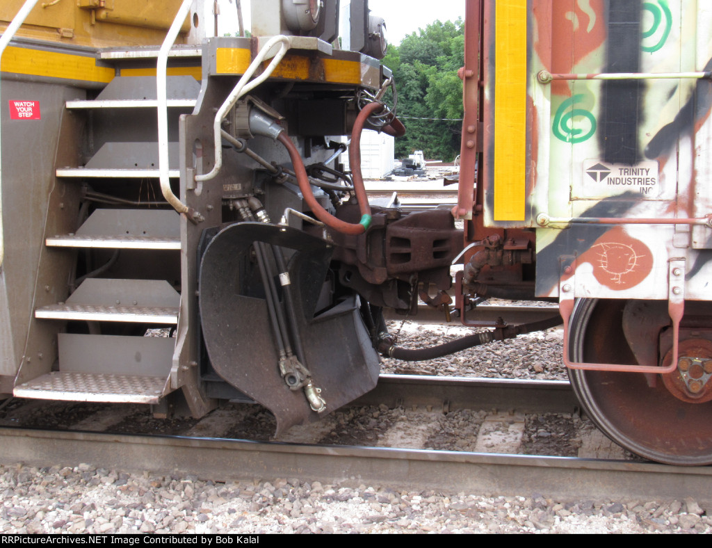 NS 7655 & UP 7944 waiting